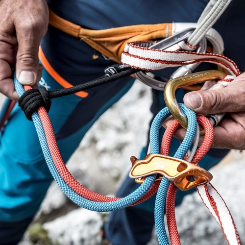 Les bases de l'escalade en grande voie | Bureau des guides d'Annecy